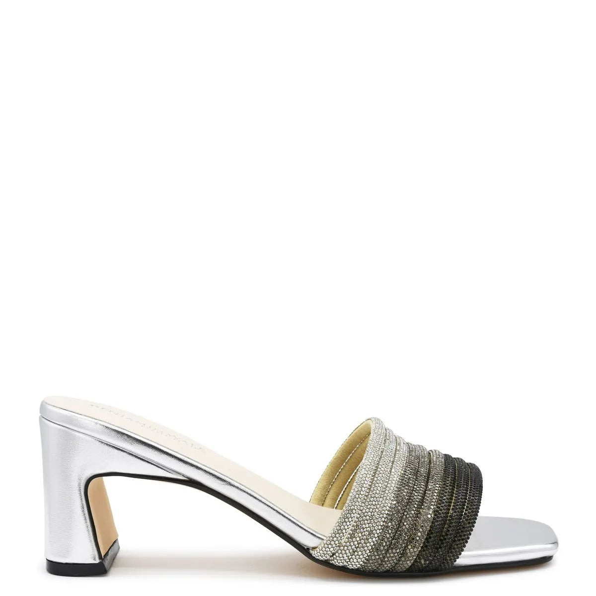 Isla | Benjamin Walk